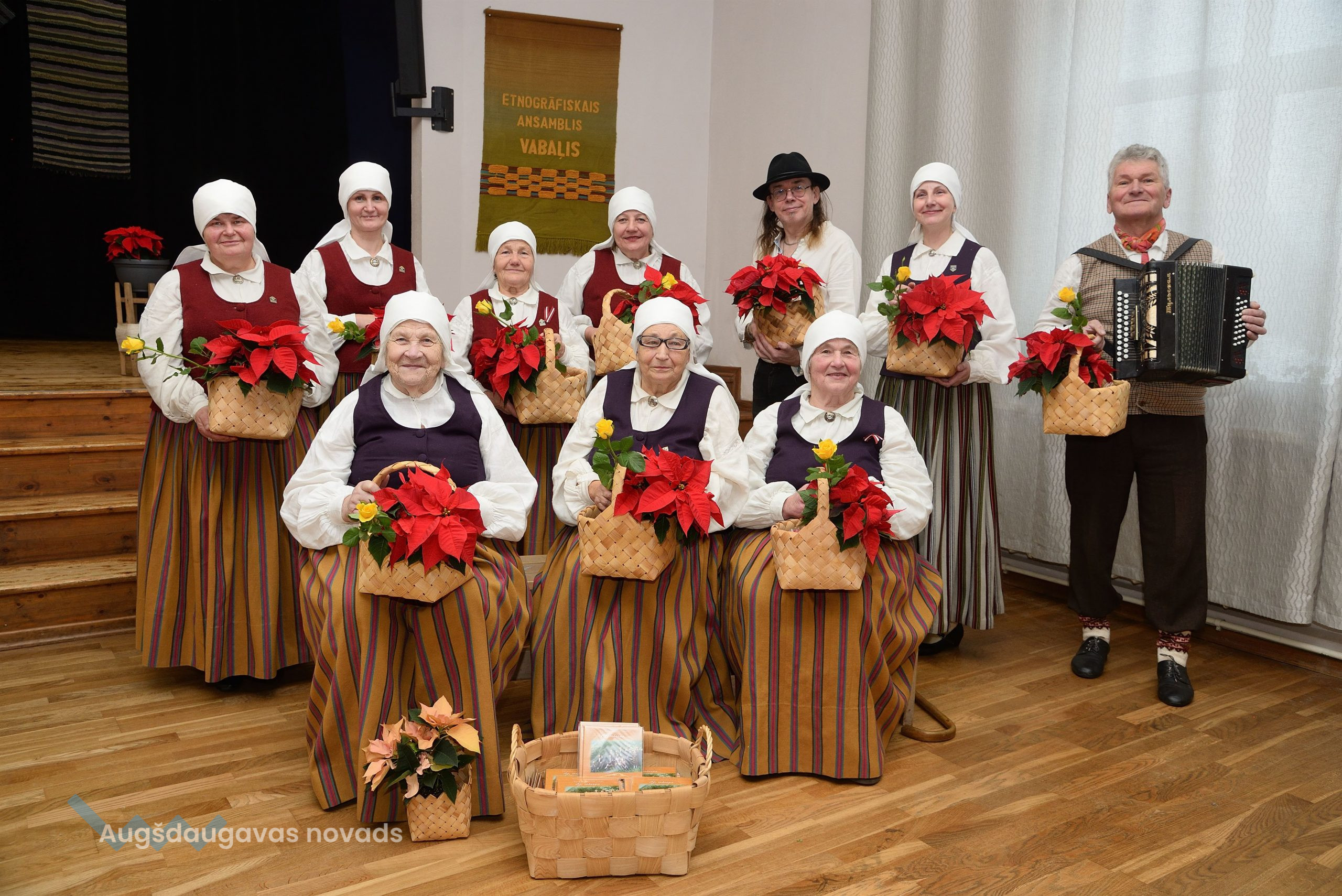 Etnogrāfiskais ansamblis “Vabaļis” laidis klajā savu ceturto disku ...